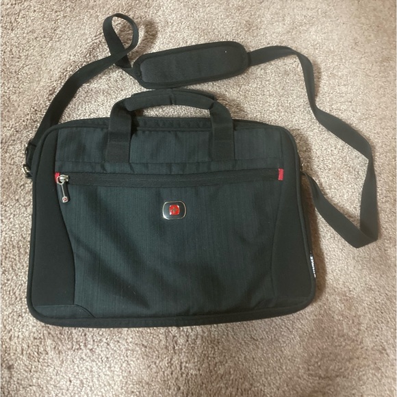 SwissGear | Bags | Wegener Swiss Army Laptop Case | Poshmark